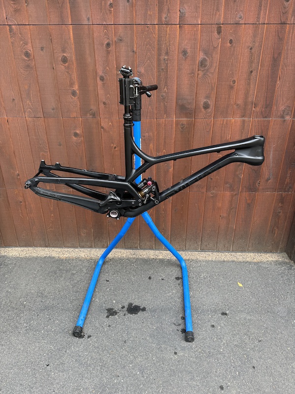 2020 Evil Offering V1 Frame w/Fox DPX2 For Sale