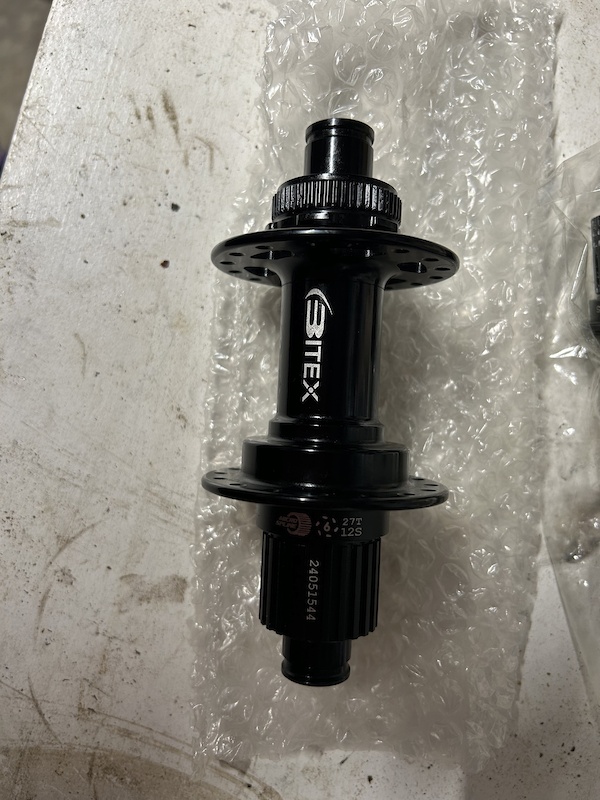 2024 Bitex 211R boost, centerlock, 32h For Sale