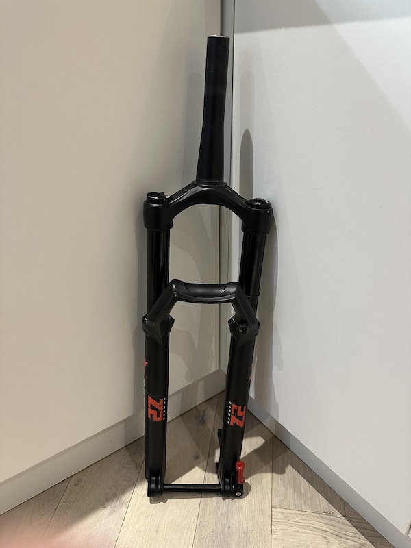 2022 Marzocchi Bomber Z2 140mm 29” / 27.5”+ Boost Forks For Sale