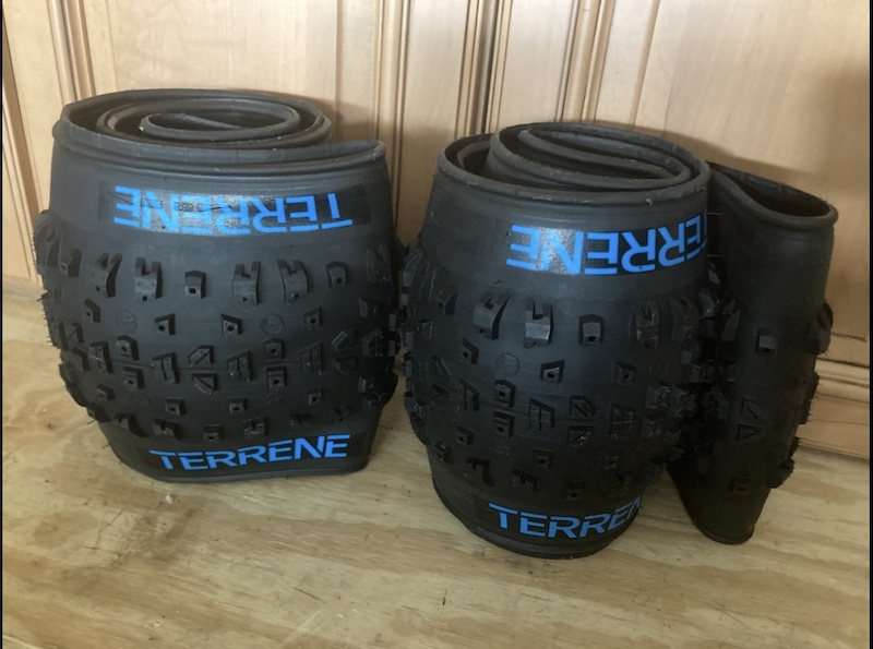2023 NEW - Two 27.5x4 fat tires, Terrene Cake Eater For Sale
