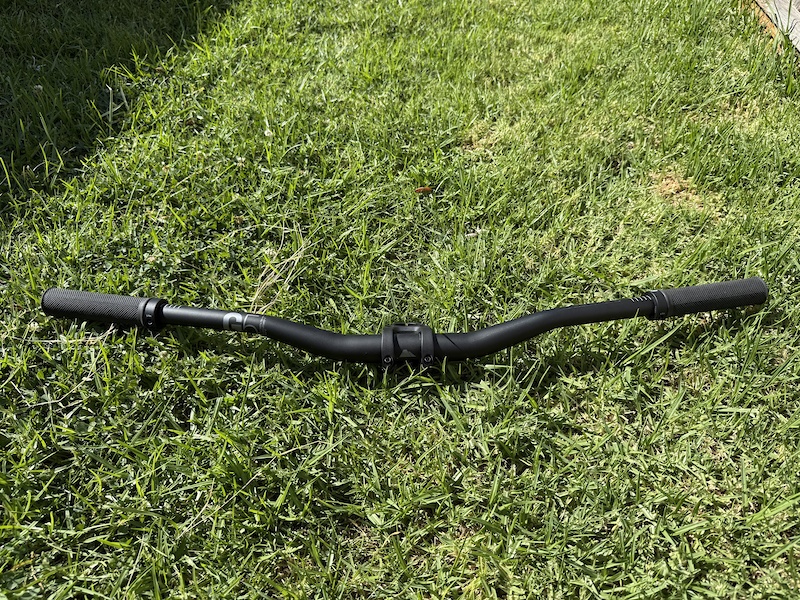 2024 Canyon G5 bar + stem + grips combo For Sale