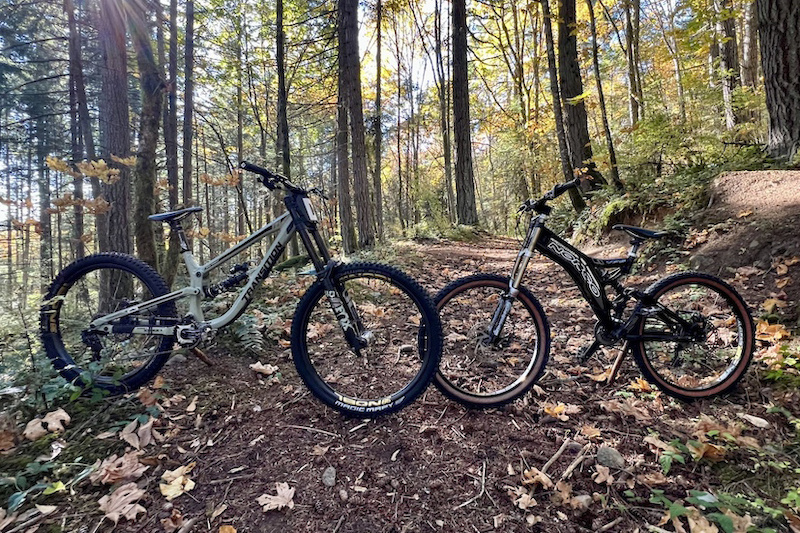 Video: Back to Back Laps on a 2002 DH Bike & A Modern DH Bike at Mount ...