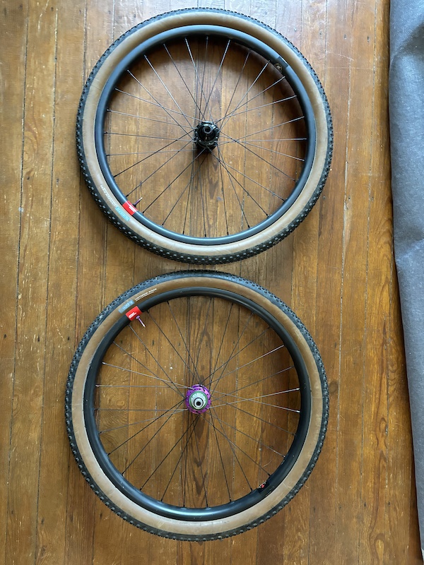 2023 Santa Cruz Reserve 27 carbon custom dynamo wheel set For Sale