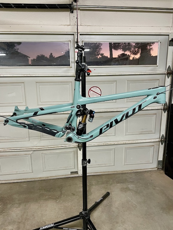 2025 Pivot Mach 6 Large FRAME ONLY w/ new Float X2 For Sale