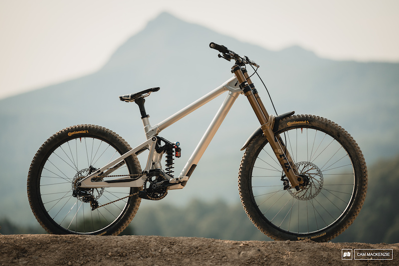 Bike Check: Gee Atherton's S.200 - Red Bull Hardline Tasmania 2025 - Pinkbike