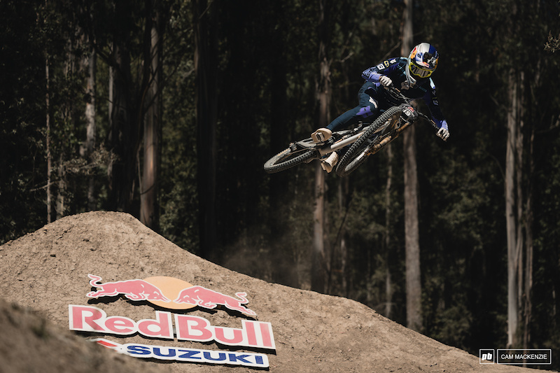 Video: Asa Vermette's Fastest Seeding Run at Red Bull Hardline Tasmania ...