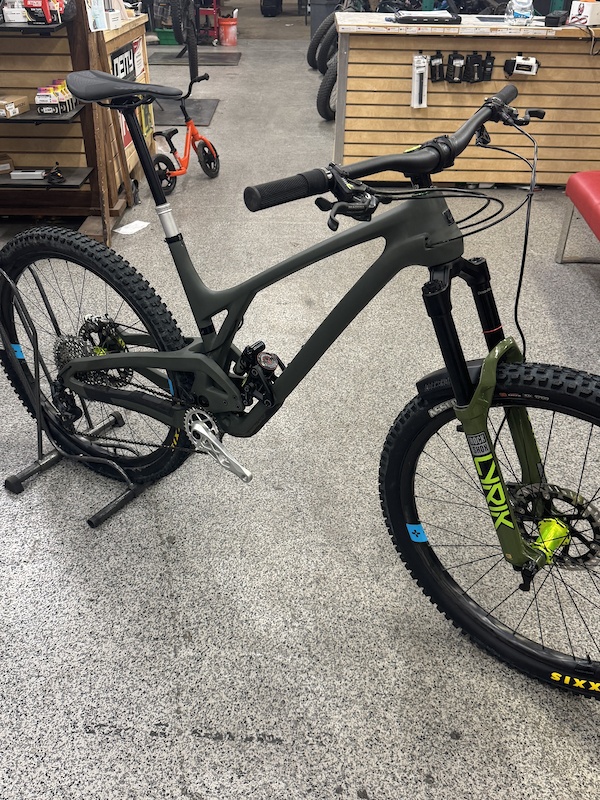2023 Evil Offering LS LG Custom Onyx / F+B AM30 Wheelset For Sale