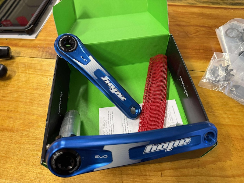 Hope EVO Crankset No Spider 68/73mm Blue - 170mm For Sale