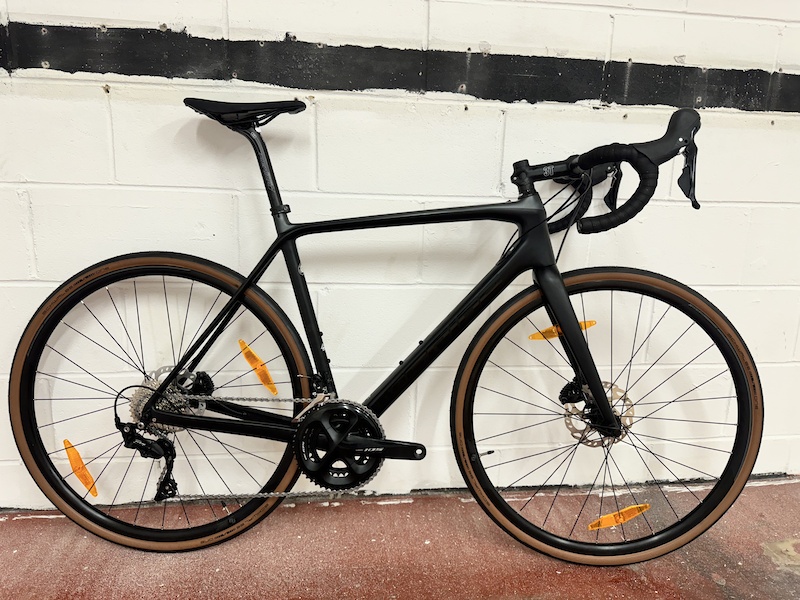 2020 Merida Scultura E-8000 with 105 groupset. For Sale