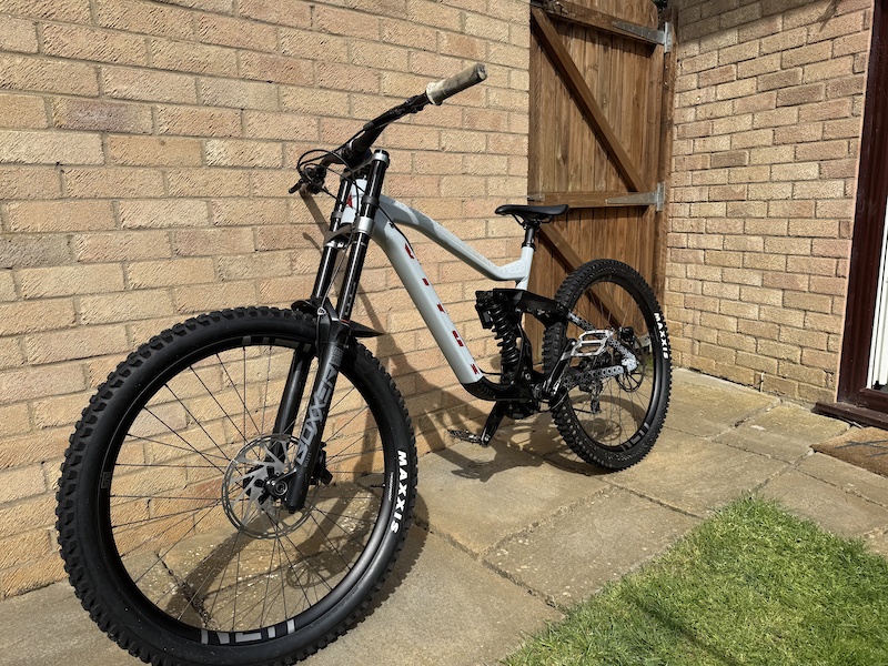 2023 Vitus Dominer - XL - upgraded - mint For Sale