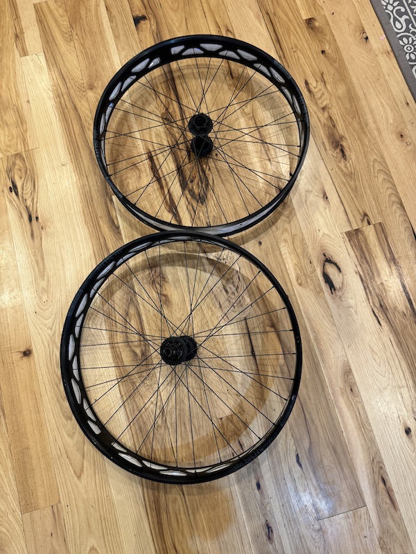 Sun ringle Mulefut 80 wheel set For Sale