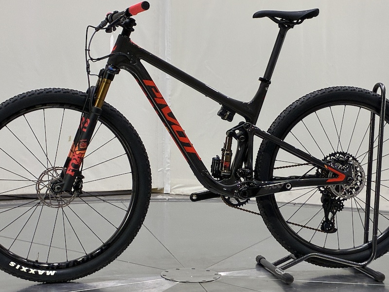 2022 Pivot Mach 4SL World Cup XX1 AXS Fox Live Valve - L For Sale
