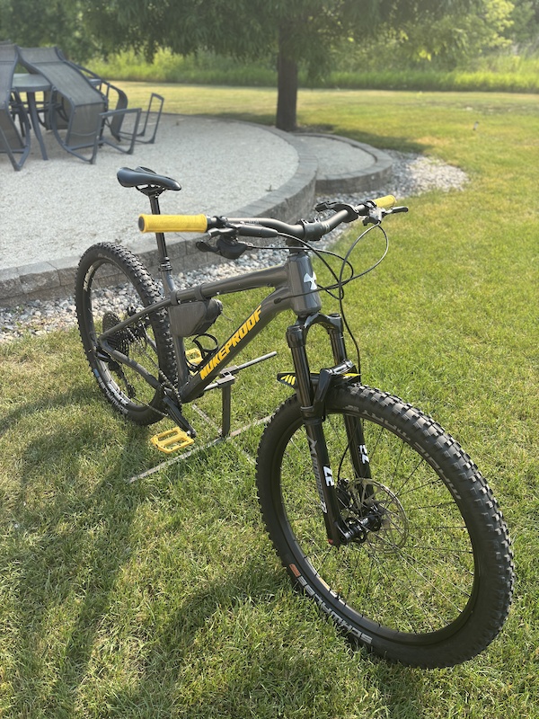 2022 Large Nukeproof Scout Comp 275 For Sale