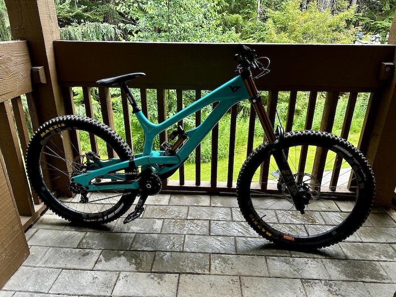 2023 YT Tues Core 4 XL Nox Blue Carbon Downhill Bike For Sale