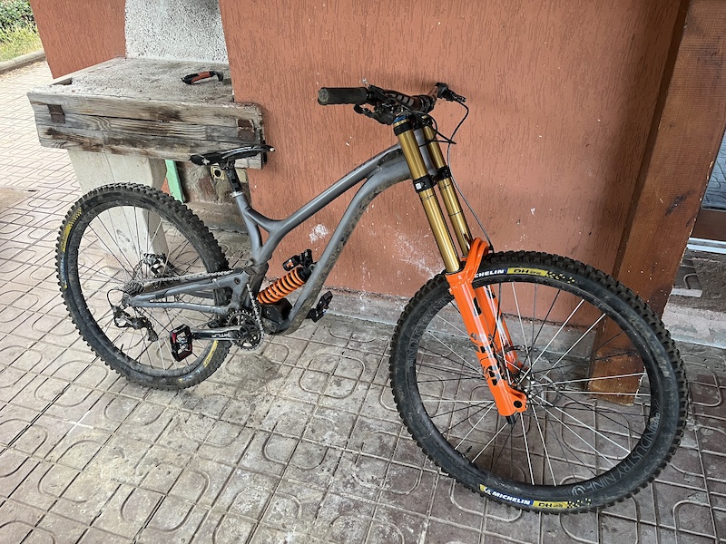 2020 Commencal Supreme v4 frame PRICE DROP!!! For Sale
