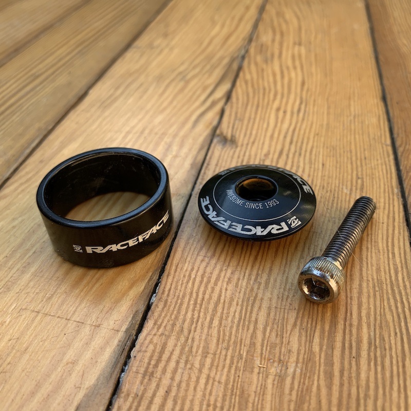Raceface black ano top cap & headset spacer (1323) For Sale