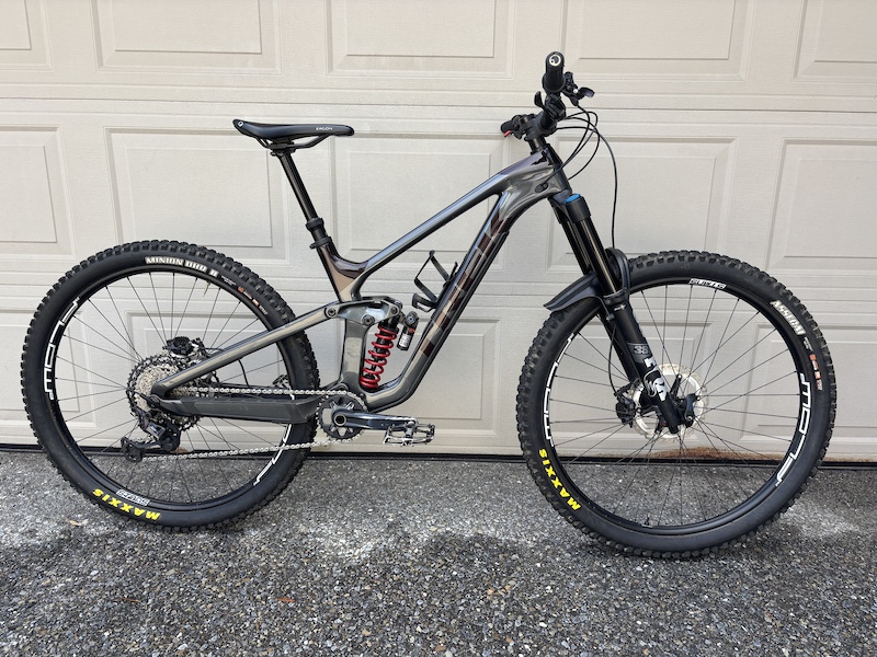 2022 Trek Slash Gen 5 Carbon – Size M - Custom Build For Sale