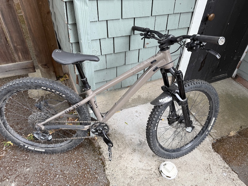 2022 Commencal Meta For Sale