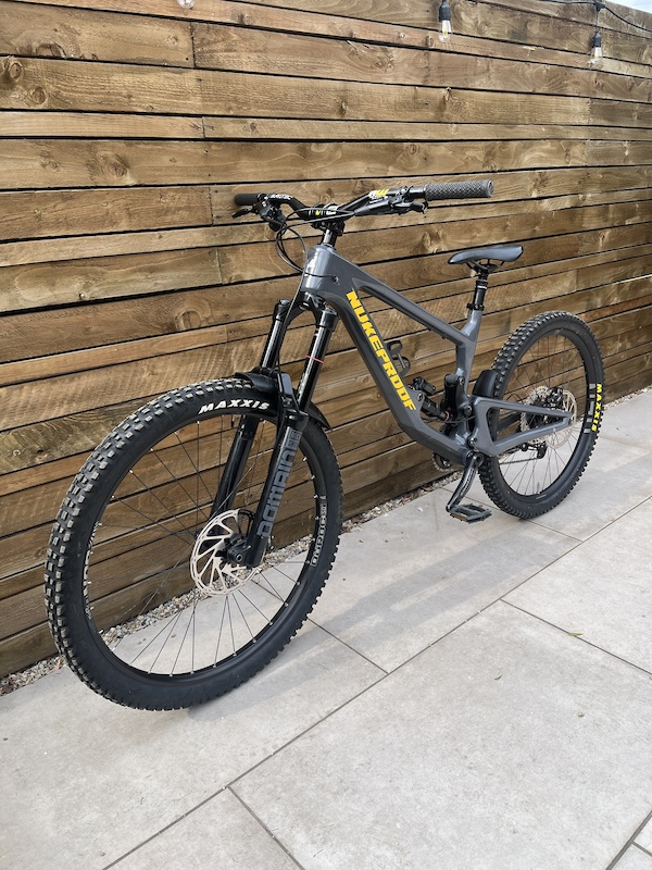 2023 Nukeproof Gigga size large For Sale