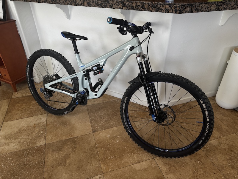 2024 Custom Yeti SB120 LR Full Carbon For Sale