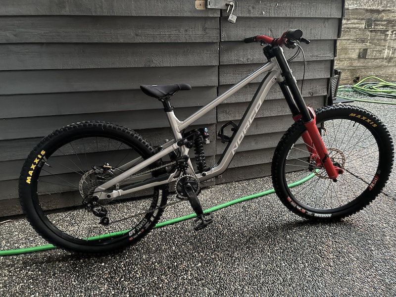2025 Norco Shore custom park-bike build, L, never ridden For Sale