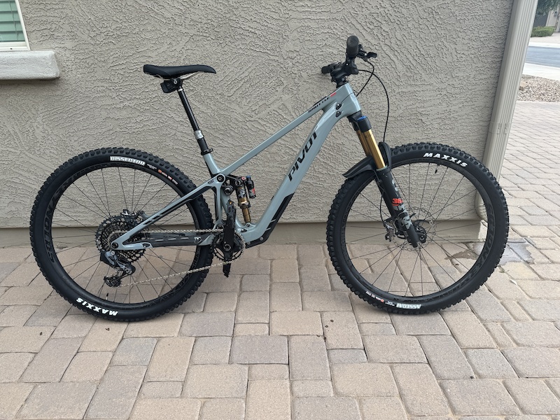 2023 Pivot Shuttle SL (Medium) For Sale