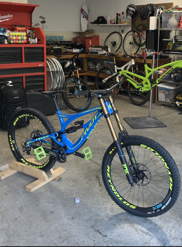2017 pivot Phoenix Saint build For Sale