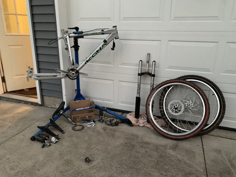 (PRICE DROP) Vintage DH bike [2001-05] PART OUT For Sale