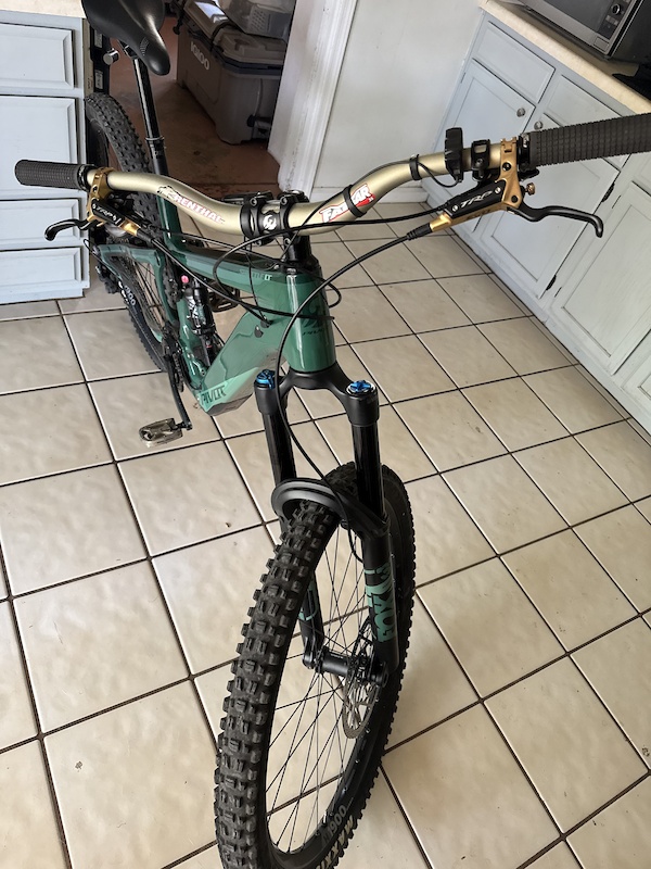 2024 Like new pivot shuttle Lt - only 117 miles- 6rides For Sale