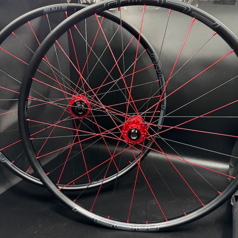 Mullet Custom I9 hydra/ Flow Ex3 Enduro/Ebike/ Dh set For Sale