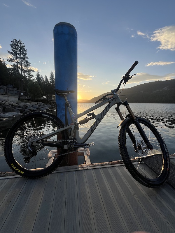 2021 Pivot Firebird Large including extra wheelset For Sale