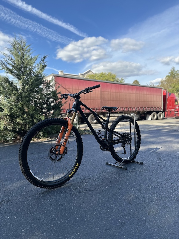 2021 Custom Rocky Mountain Element c30 For Sale