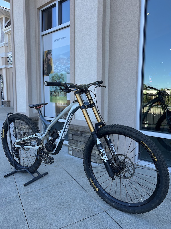 2021 Price Drop Commencal supreme v4 For Sale