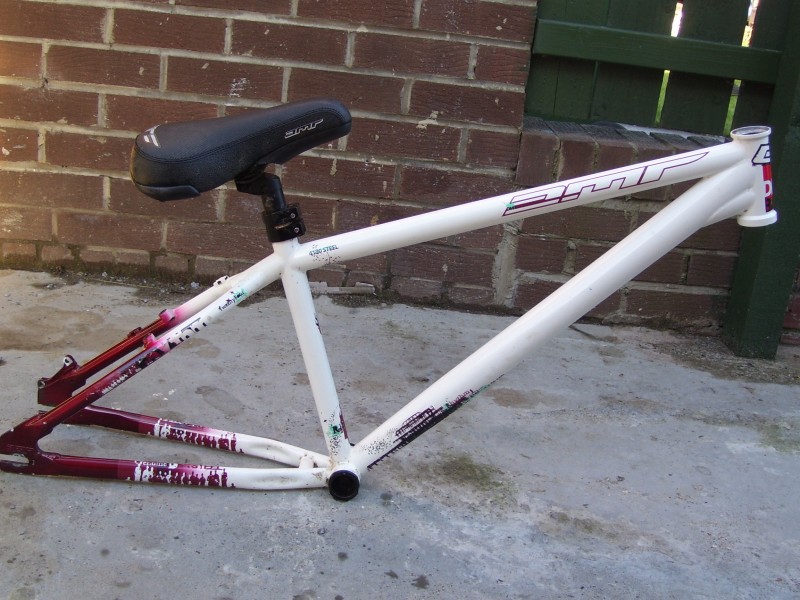 DMR Rhythm Frame White , DMR Wheel + Extras For Sale