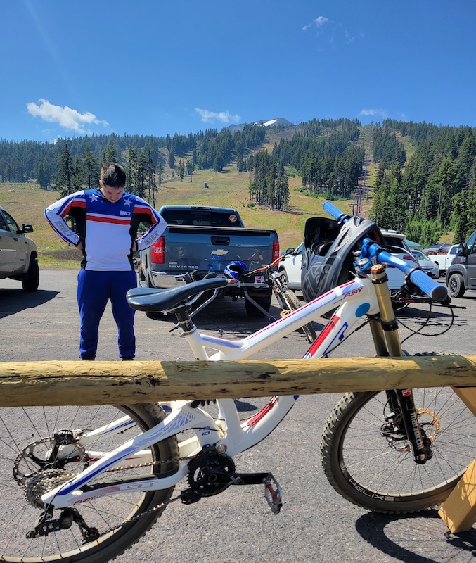 Alex Rogers at Mt Bachelor dh in Madras, Oregon, United States - photo ...