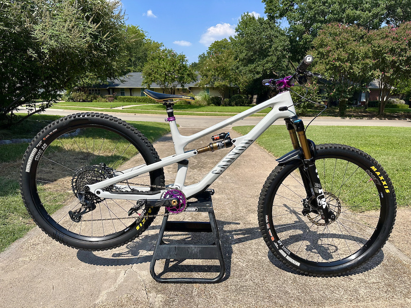 2024 Canyon Spectral CF7 Large Carbon For Sale