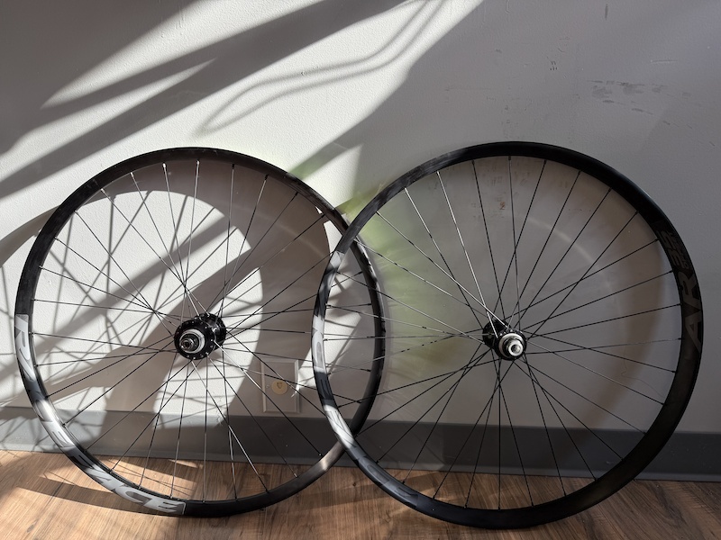 2025 29" RaceFace AR35 Laced to XT Hubs - Center Lock For Sale