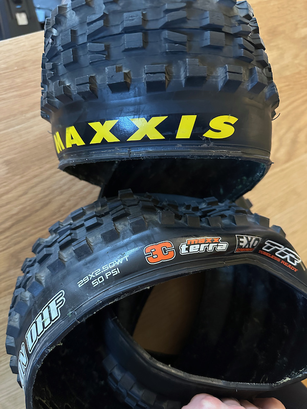 2025 Maxxis tyres (Pro yellow logos): Minion DHF, Minion SS For Sale