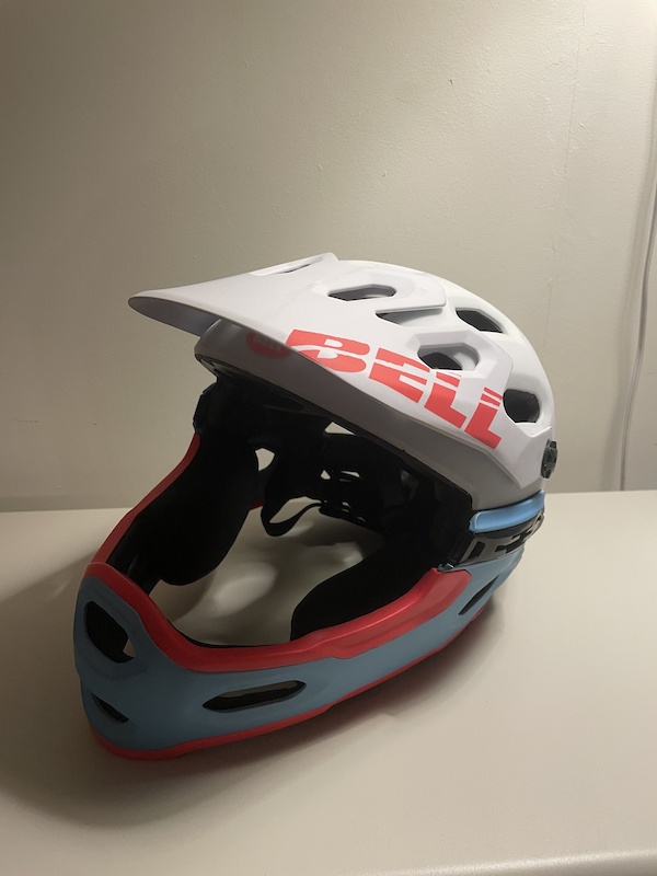 Bell - Women's DH Helmet - Size Medium For Sale