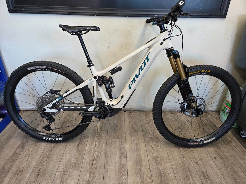 2024 Pivot Shuttle AM E-MTB Medium For Sale