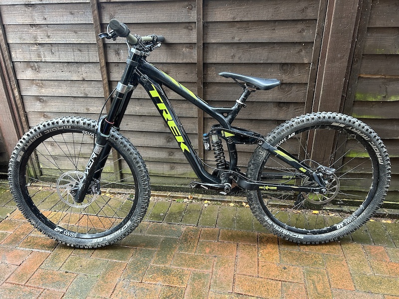 2017 Black Trek Session 88 size small For Sale