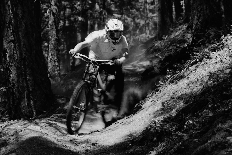 Video: Harry Barrett Goes Full Send on a Dual-Crown Enduro Bike at ...