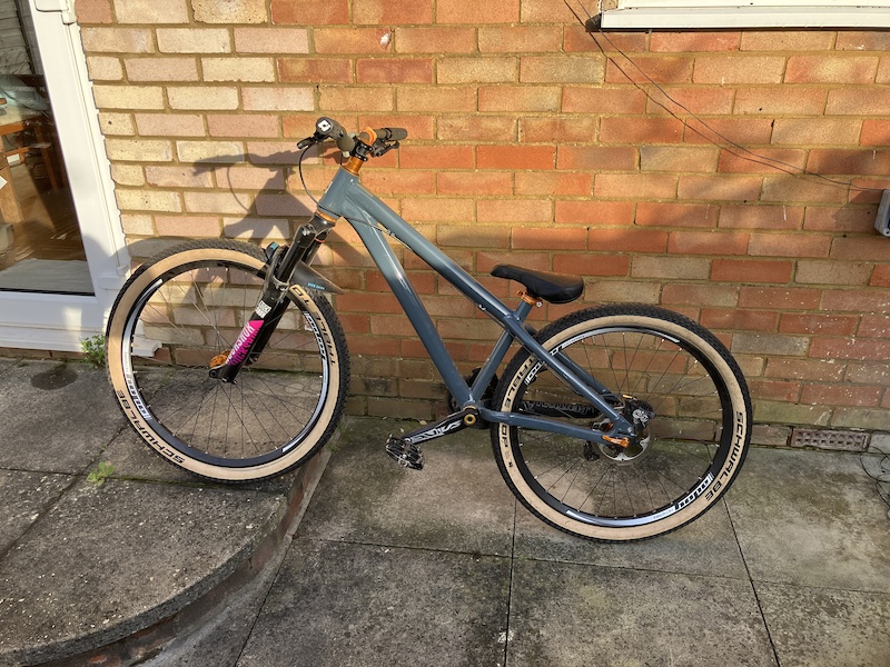 2019 Santa Cruz Jackal with SAINT Groupset For Sale