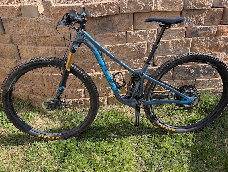 2022 Pivot XC MACH 4 SL Greystorm ultra-light For Sale