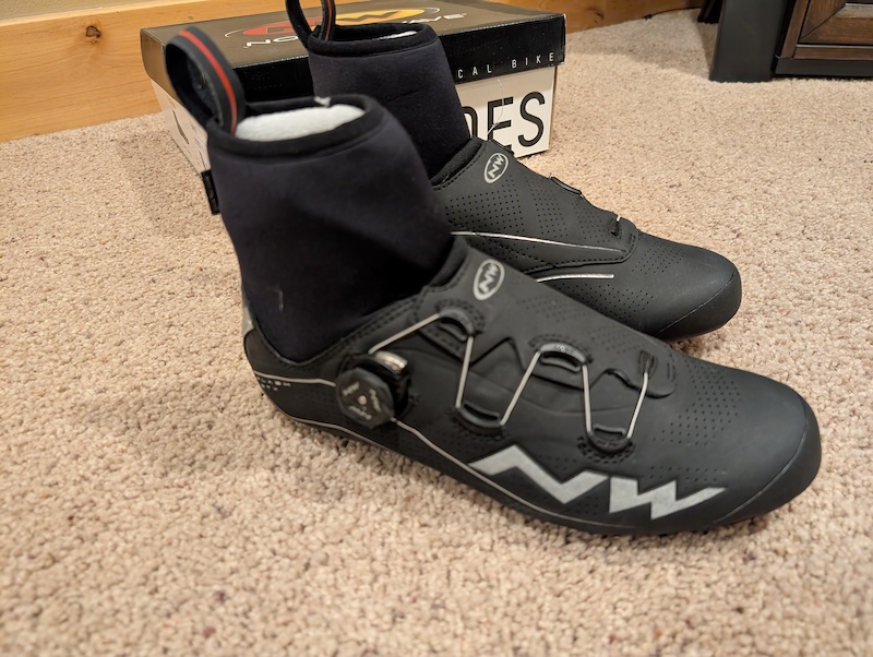 Northwave Flash GTX Winter Road Bike Shoes, Size 41 For Sale