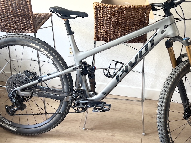 2025 Pivot Trail 429 Frame + DT Swiss Wheels For Sale