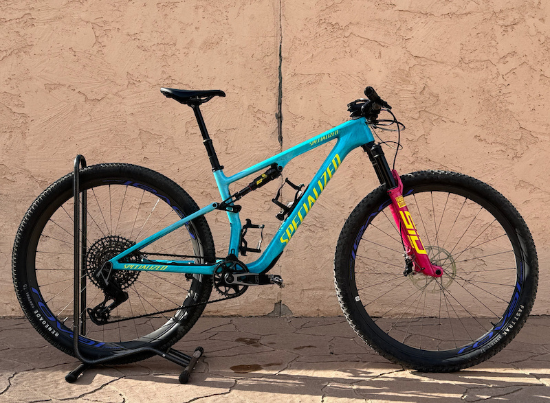 2025 Specialized Epic 8 Pro Size M Gloss Carbon For Sale