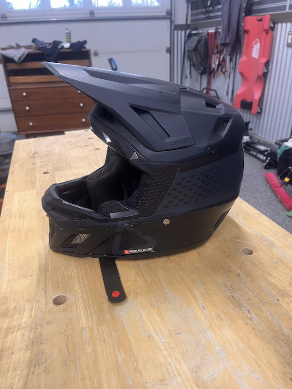 2023 Leatt Gravity 8.0 Carbon Medium For Sale