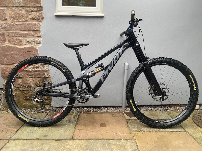 2023 PIVOT Phoenix 29 For Sale