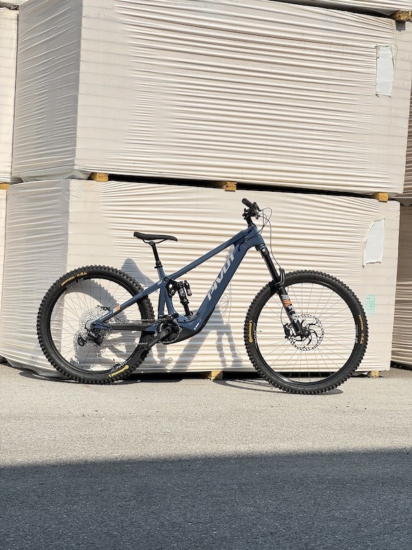 2025 Pivot Shuttle LT Ride SLX/XT - Medium For Sale